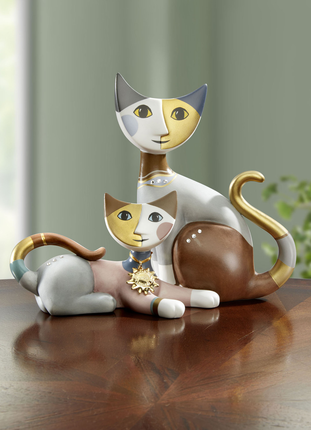 Jahreskatze 2025 der Künstlerin Rosina Wachtmeister - Figuren | Brigitte Hachenburg
