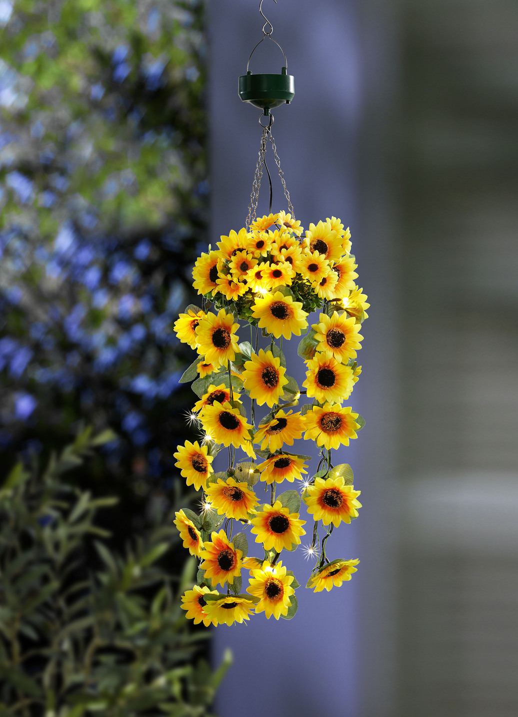 LED-Hängeampel mit Sonnenblumen - Leuchtende Dekoration | Brigitte Hachenburg