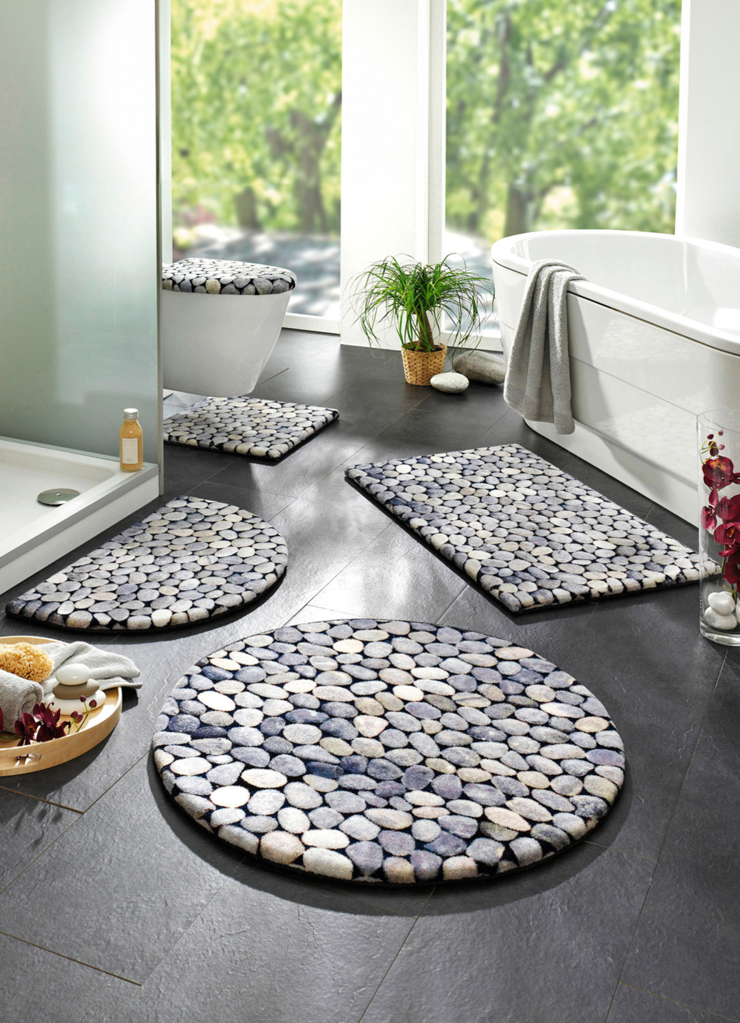 Pflegeleichte Badgarnitur mit Kieselsteinen-Motiv - GRAU